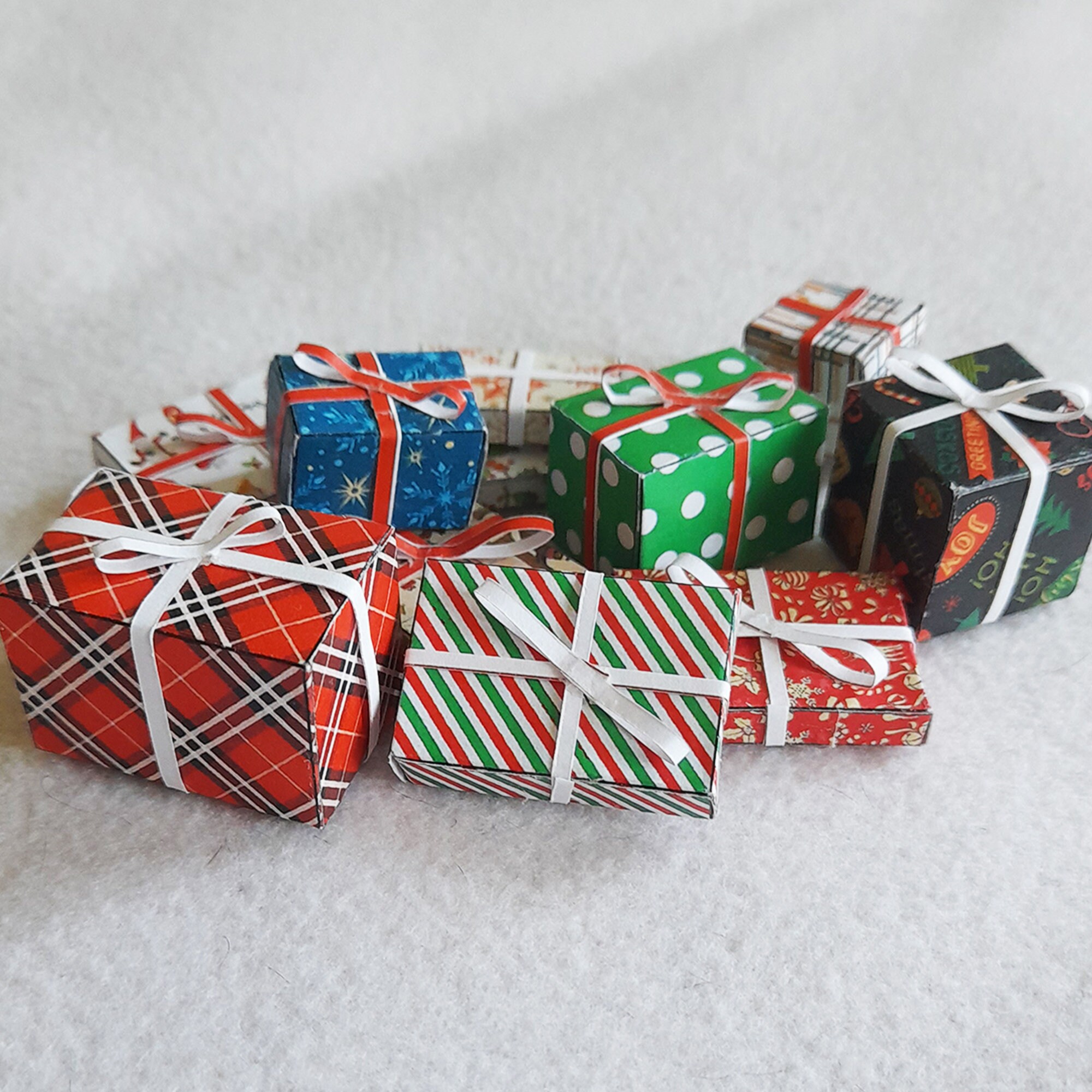11 Assorted Miniature Christmas Gift Boxes 1:12 Scale Printable File ...
