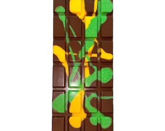 One Big Dubai Viral Knanef Pistachio Chocolate Bar, Heart Shaped ...
