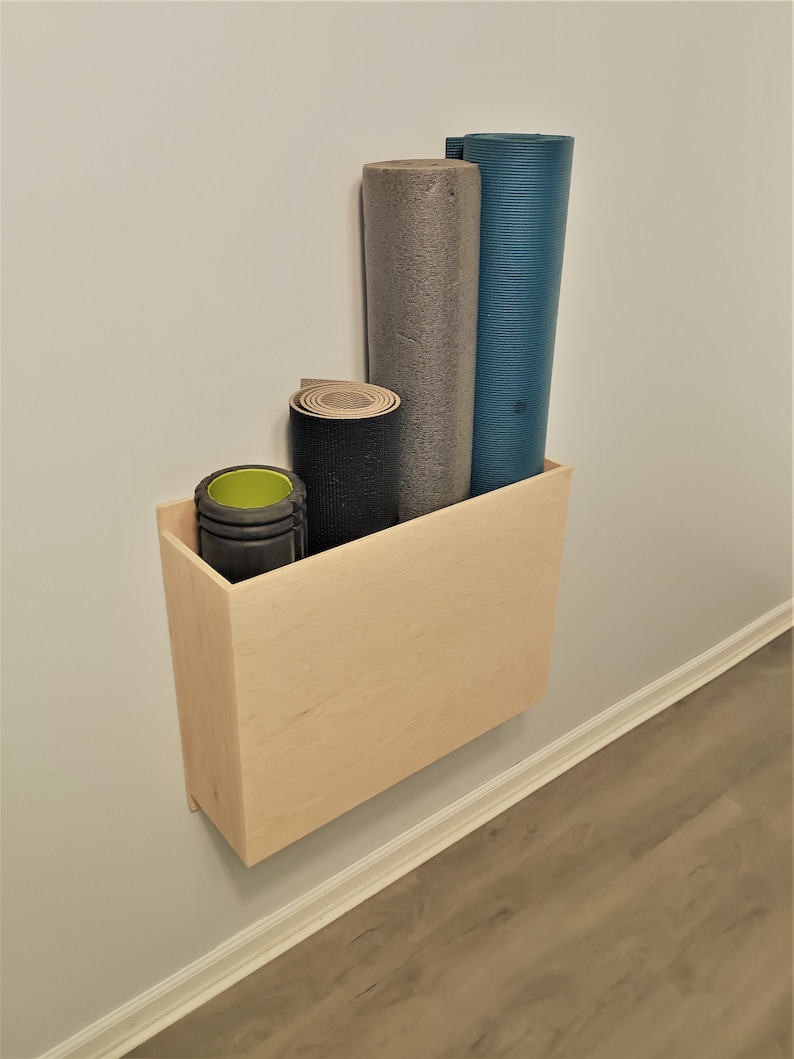 Yoga Mat Holder Wall Mounted 4 Mats Natural Finish Yoga Mat Storage ...