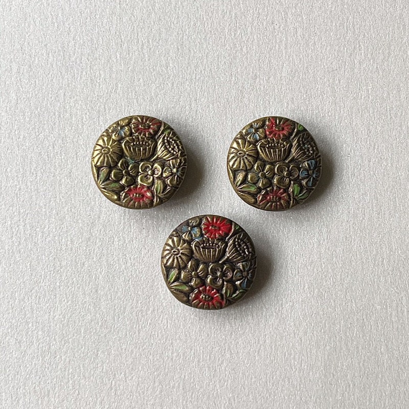 Antique Buttons - Etsy