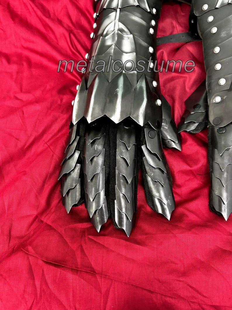 Nazgûl Gauntlets of the Dark Lord – Ultimate Blackened Steel Ringwraith ...