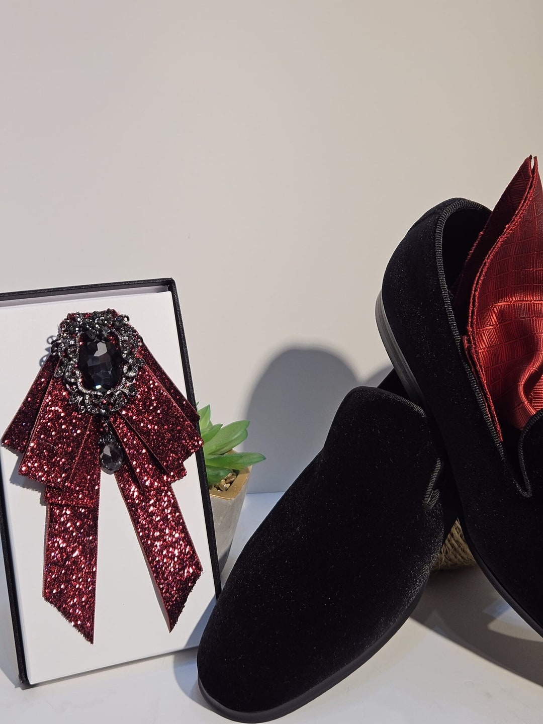 Men's Vintage Glitter Multilayer Red Bow Tie and Black Medallion Set ...