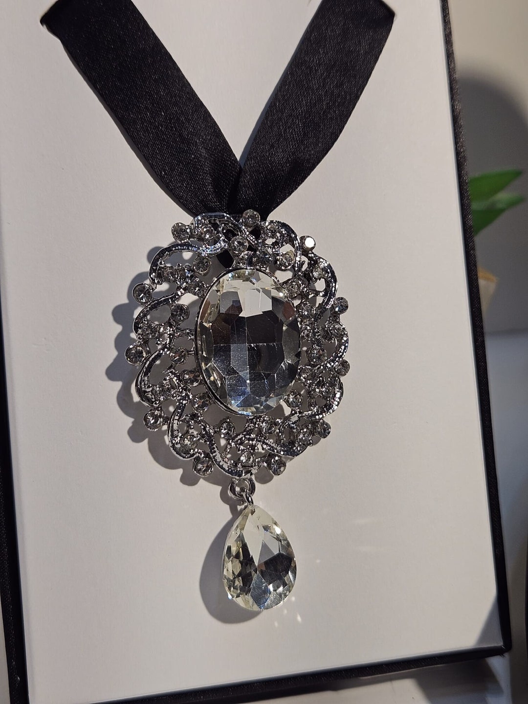 Men's Luxury Brooch Bow Tie Medallion Perfect for Weddings, Formal ...