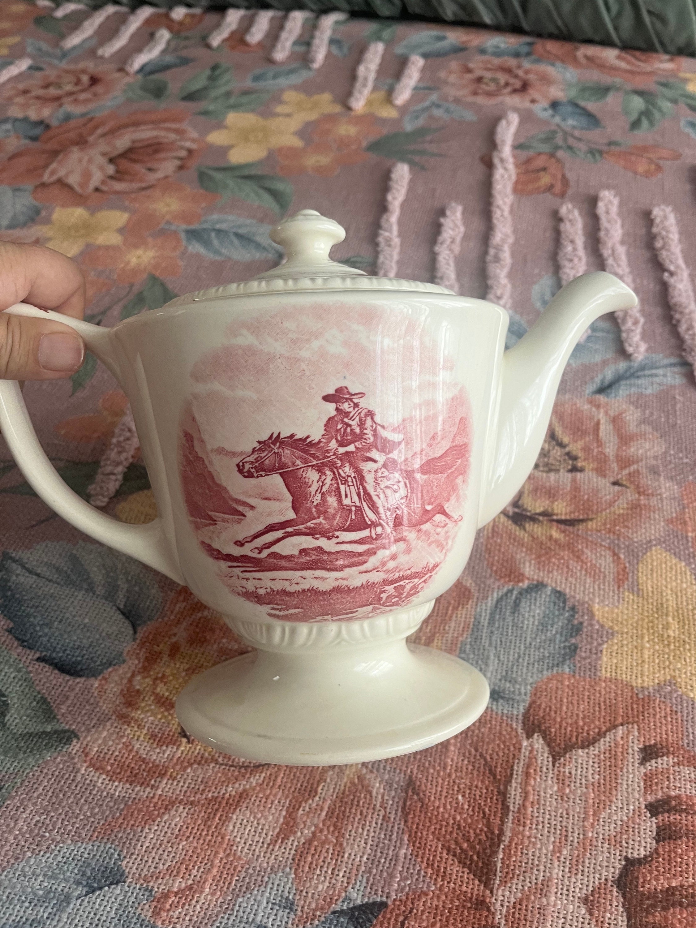 Vintage Historical America Red scalloped Teapot & Lid - Etsy