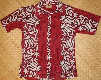 Vintage 1940s/50s Rayon Hawaiian Shirt by Surfrider. Size Vintage 1940s/50s Rayon Hawaiian Shirt by Surfrider. Size
