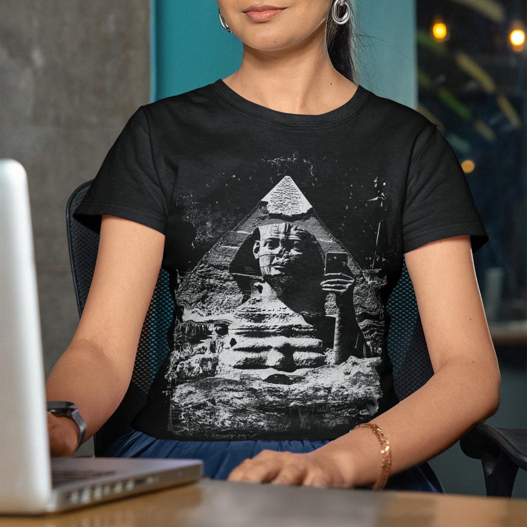 Great Sphinx Taking a Selfie T-shirt | Funny Egypt Parody Tee | Gildan ...