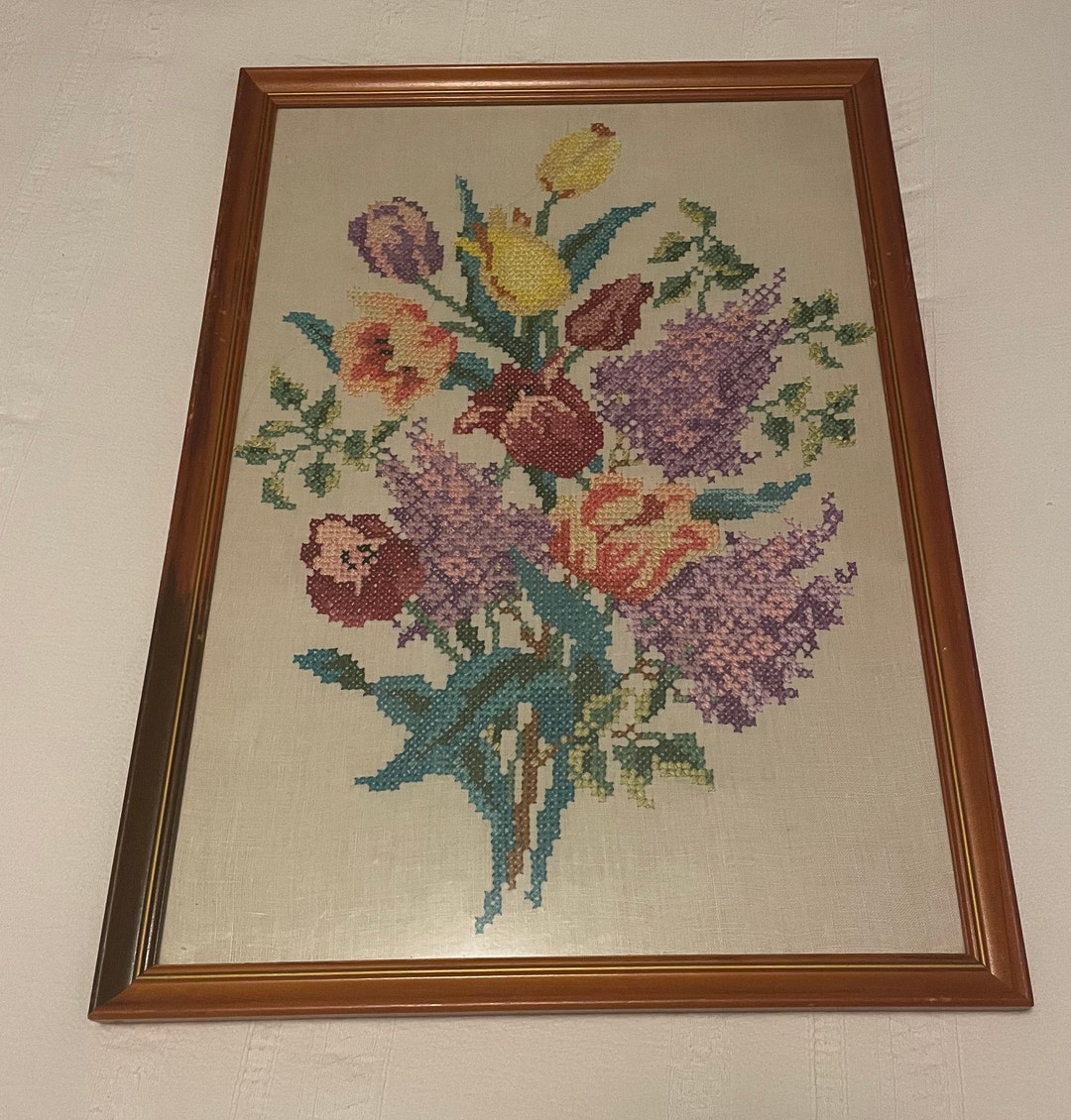 Vintage Needlepoint Bouquet of Flowers on Linen in Frame - Etsy