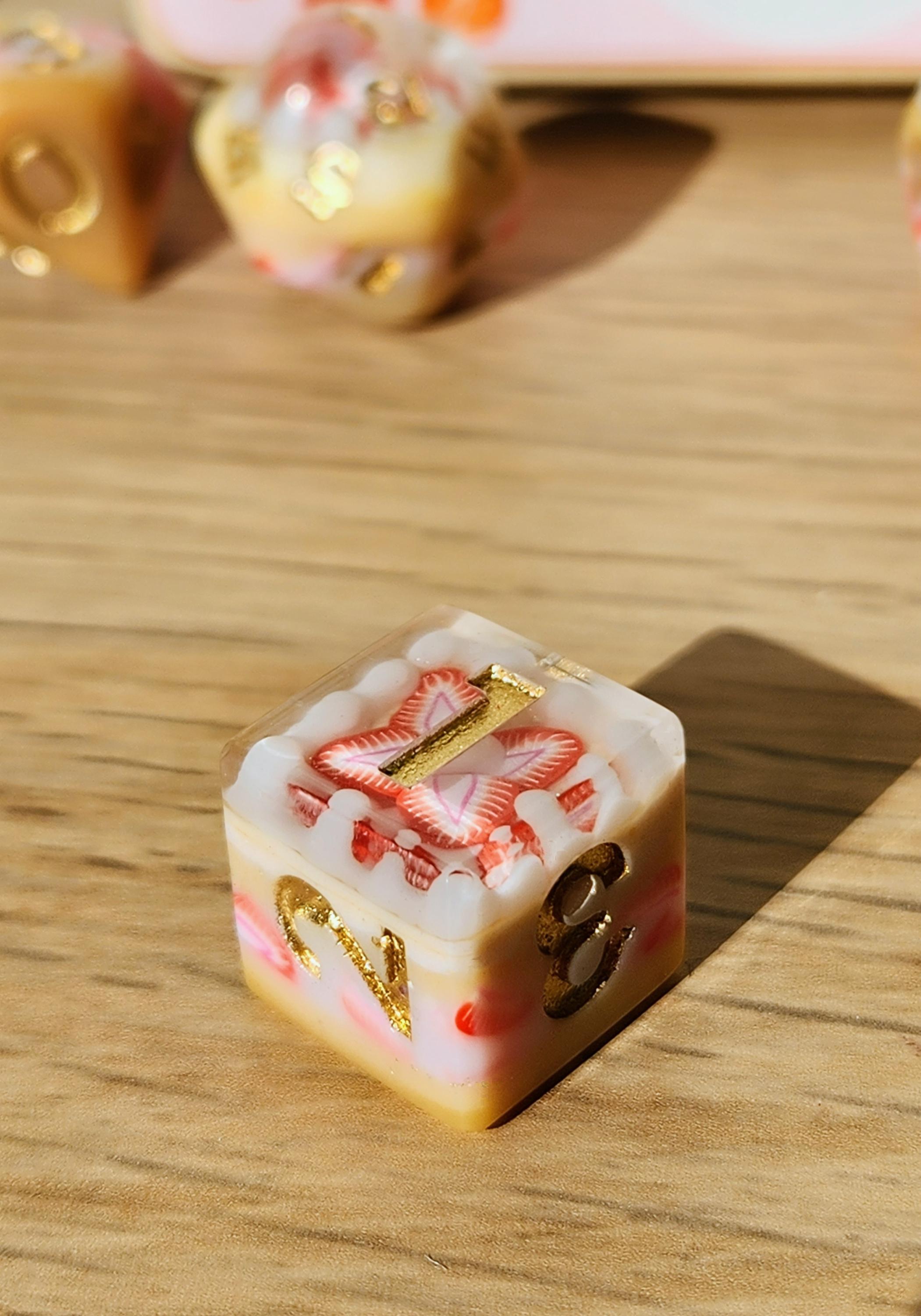 Strawberry Shortcake Dice Set: Handmade Resin Dnd Dice With Cake Case ...