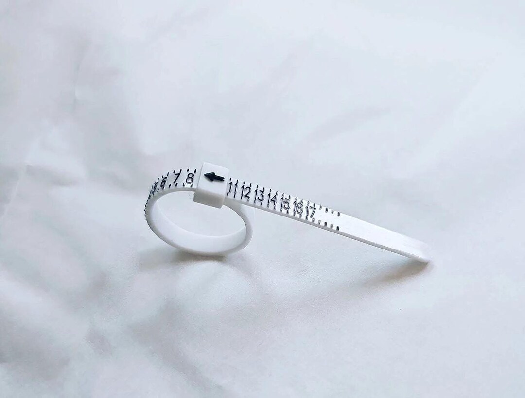 Ring Sizer - Reusable Adjustable Ring Sizing Tool - Adjustable Plastic ...