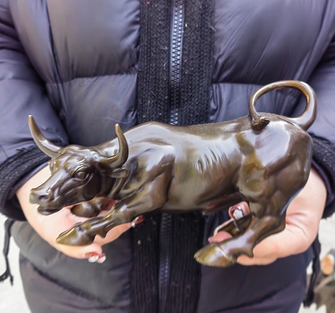 Wall Street Bronze Bull Statue Wall Street Charging Bull Sculpture Home ...