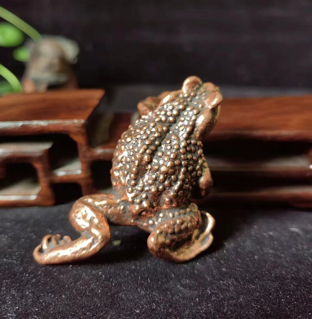 Red Copper Frog Figure, Toad Relaxed Sitting Sunbathing Rustic Metal ...