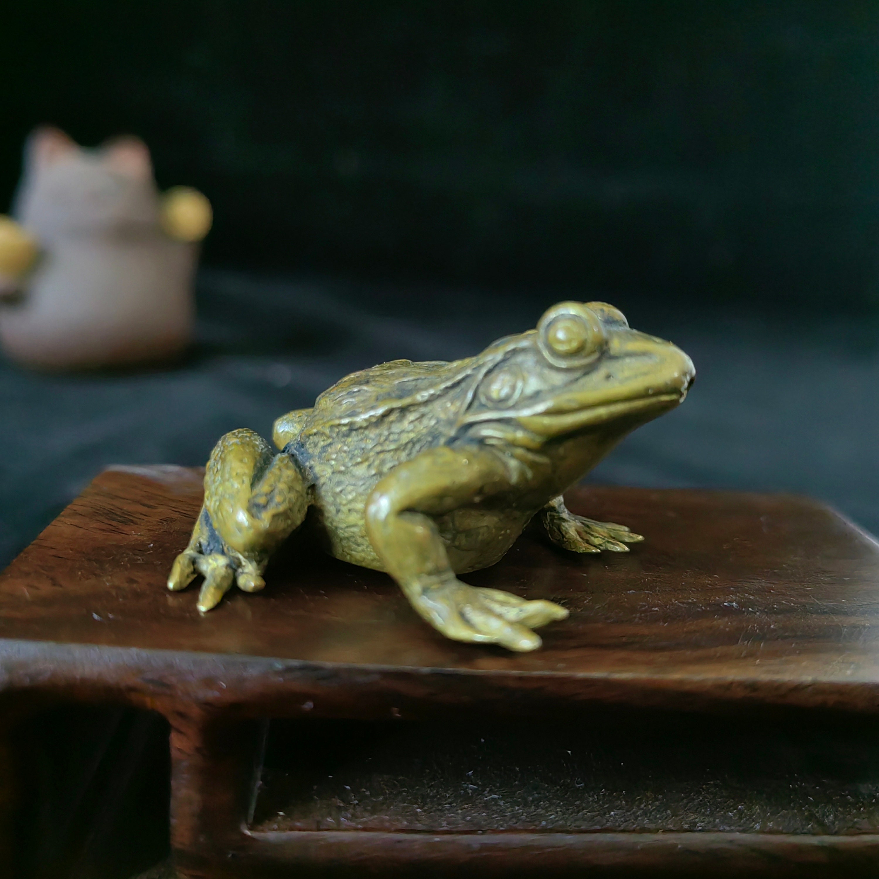Red Copper Frog Figure,toad Relaxed Sitting Sunbathing Rustic Metal ...