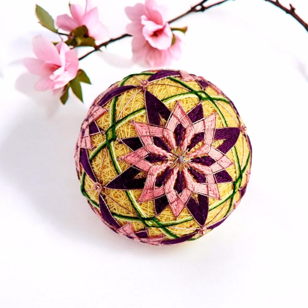 Temari Ball Desk Ornament Japanese Art, Decorative Art Oriental Gift ...