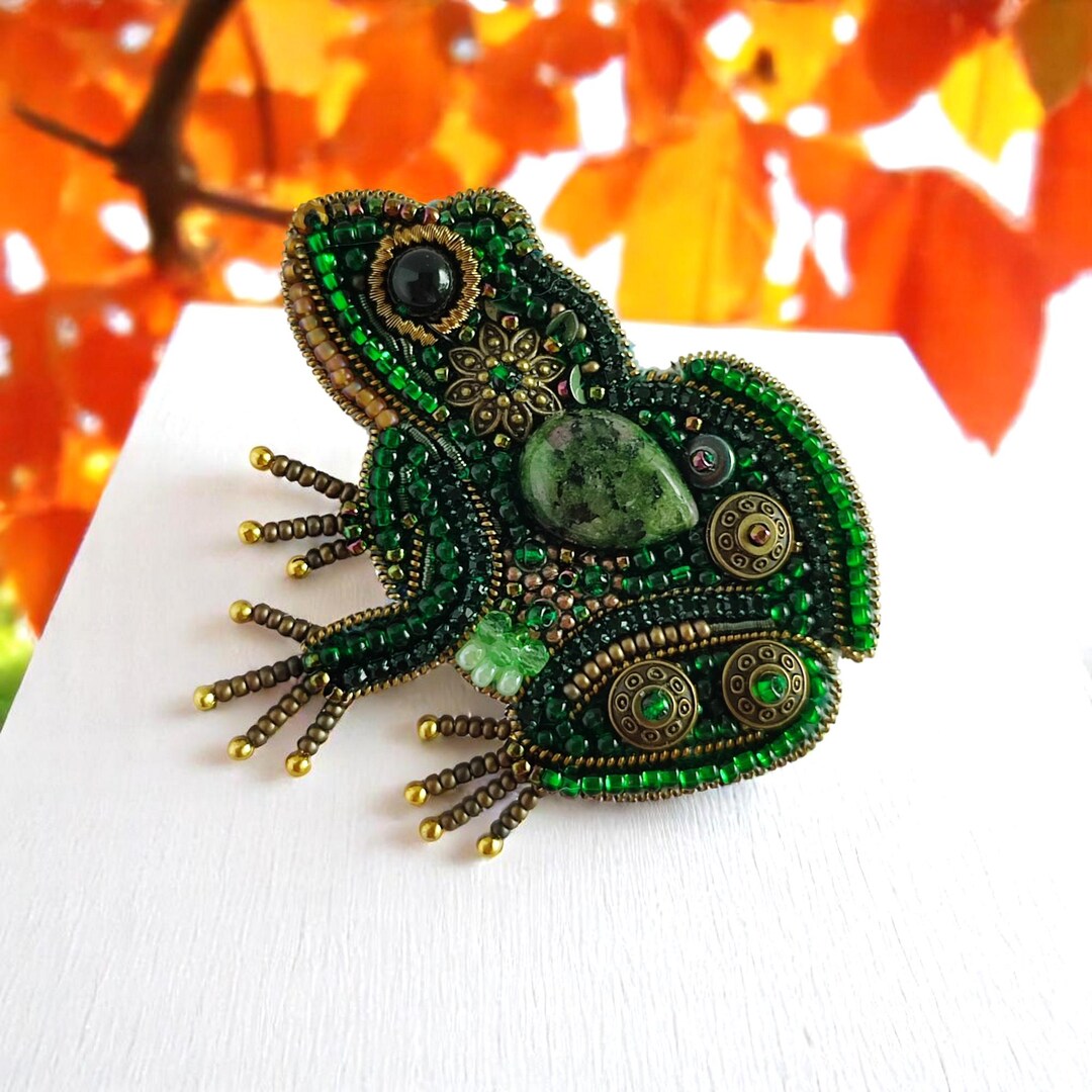 Frog Beaded Brooch Cute Frog Toad Pin Nature Inspired Reptiles Jewelry ...