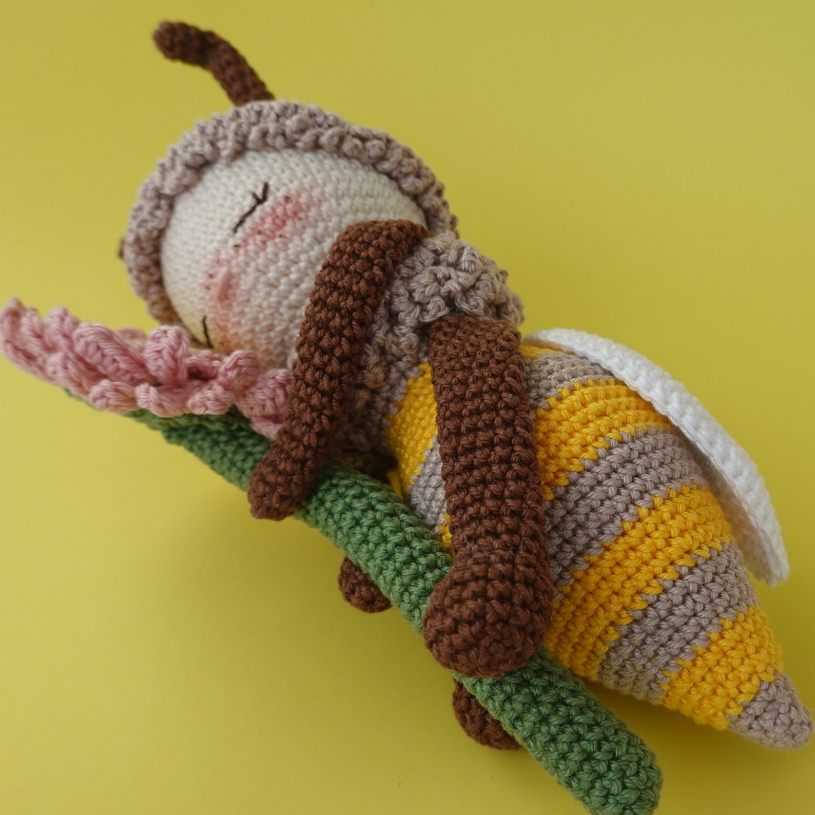 Nina the Sleepy Bee, Crotchet Pattern - Etsy