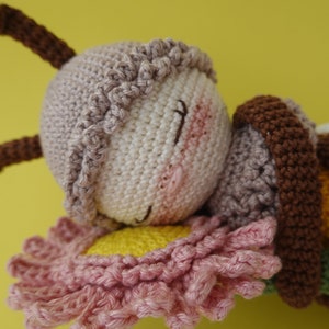 Nina the Sleepy Bee, Crotchet Pattern - Etsy