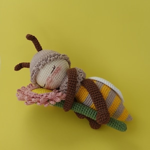 Nina the Sleepy Bee, Crotchet Pattern - Etsy