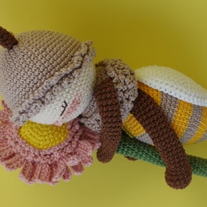 Nina the Sleepy Bee, Crotchet Pattern - Etsy