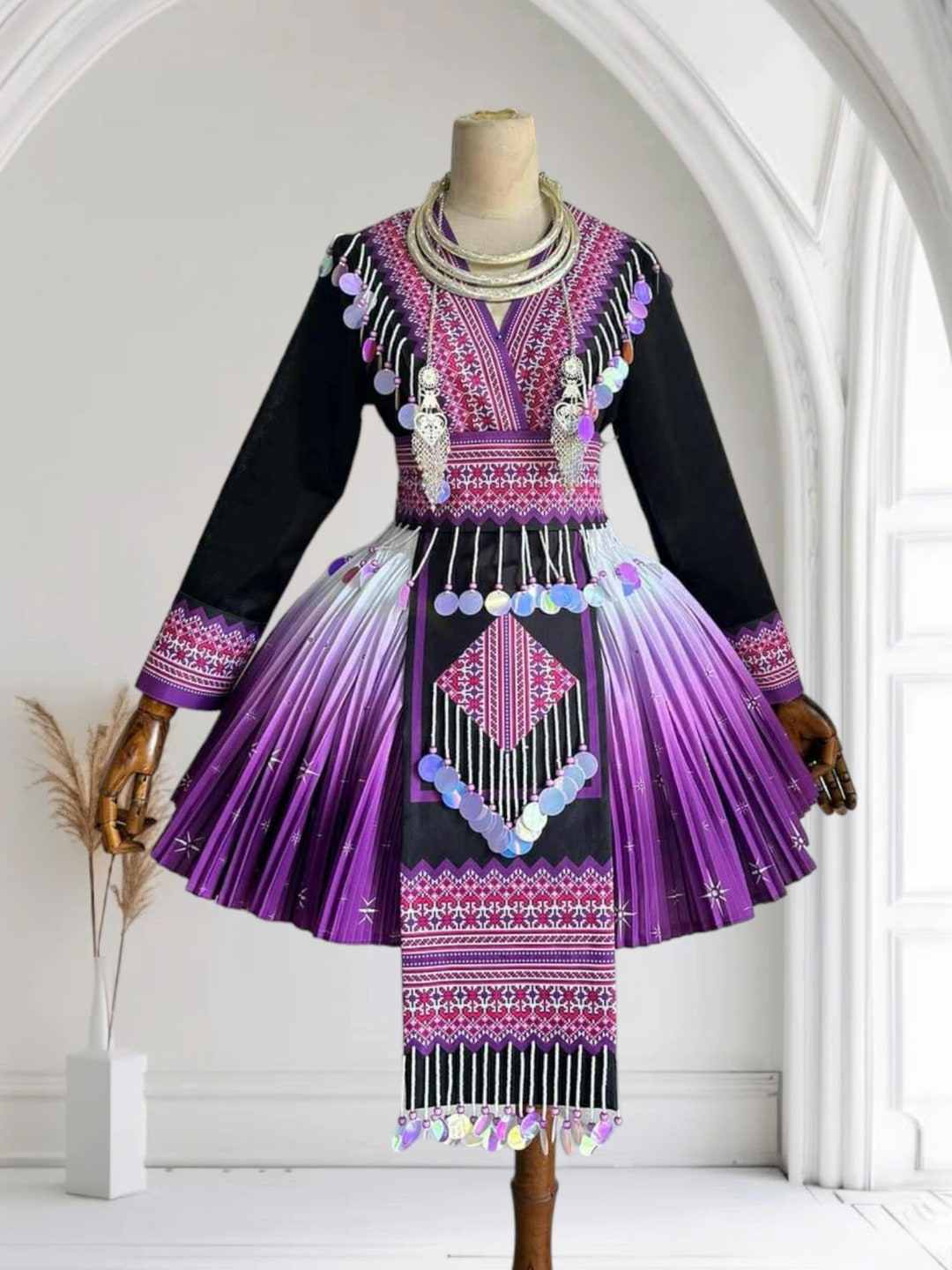 Hmong Dress for Women, Ethnic Hmong Clothes, Hill Tribe Hmong Outfit ...