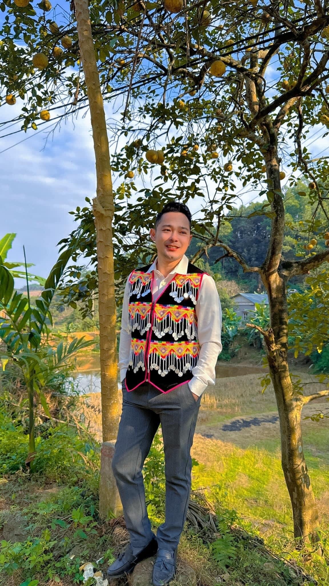 Hmong Embroidered Vest for Men Handmade Outfit for Men Hmong Ethnic ...