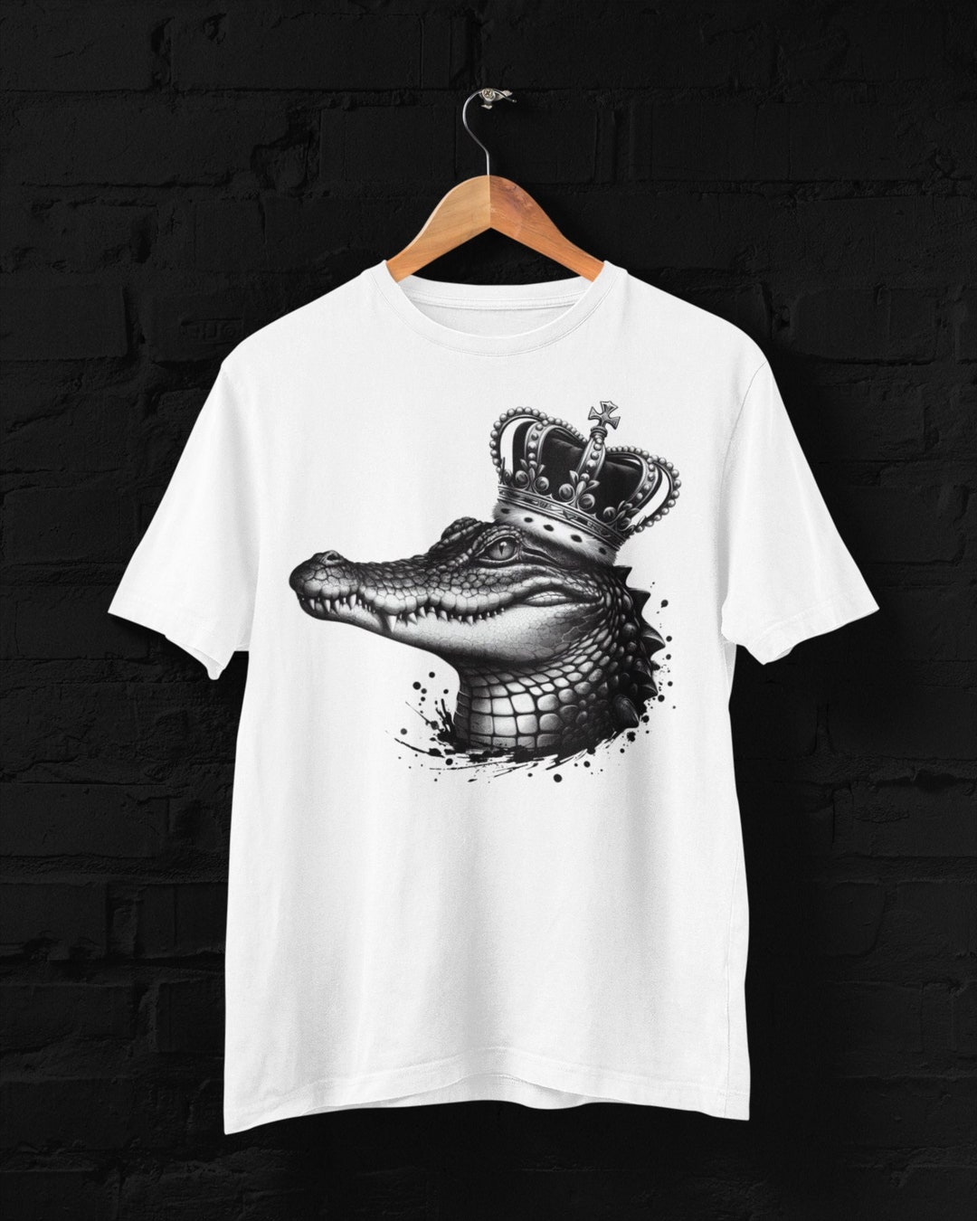 Crocodile With King Crown T-shirt / Black and White Crocodile T-shirt ...