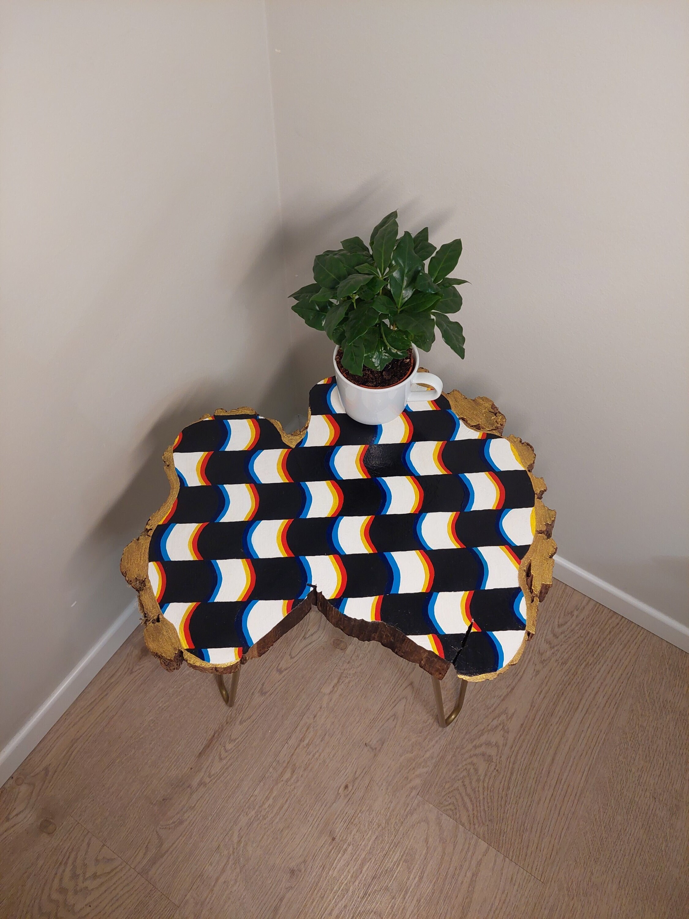 Optical Illusion Wood Slice Table, Thick Acacia Wood Slice, Golden ...