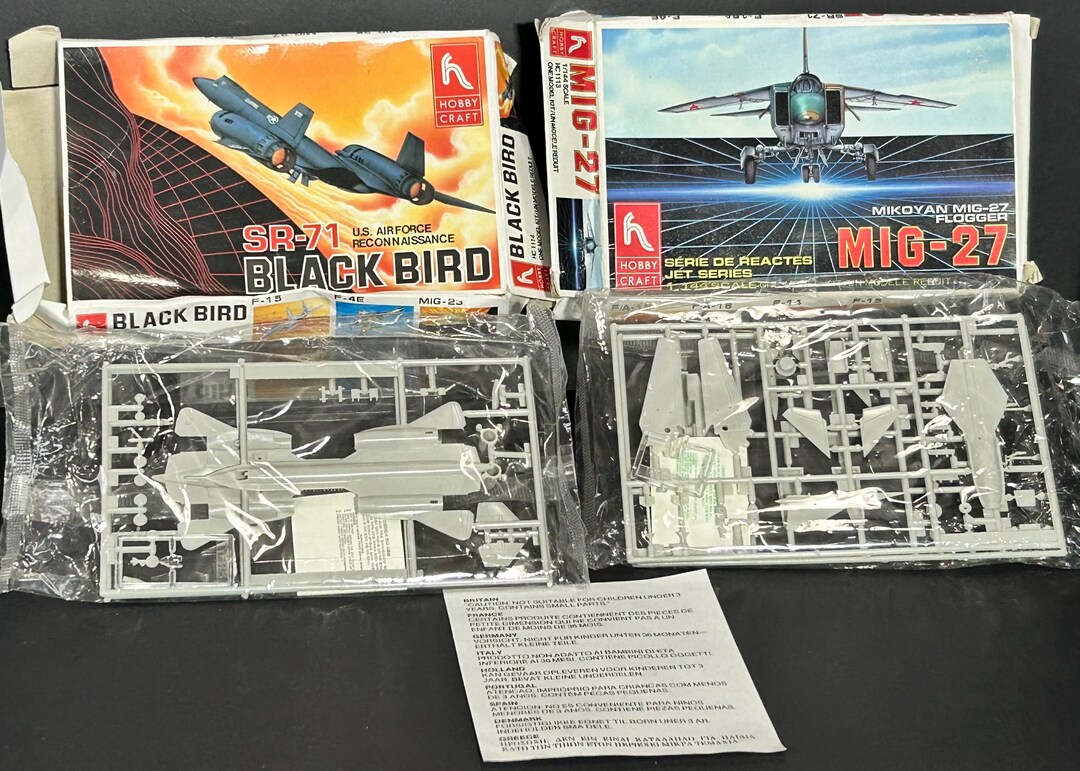 2 Hobby Craft Model Airplane Kits SR-71 Black Bird Mikita MIG-27 ...