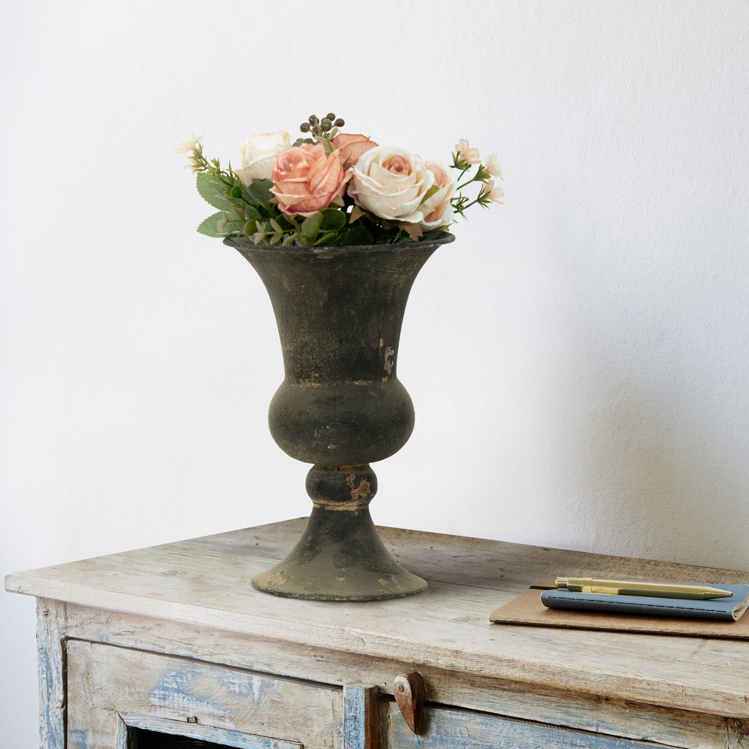 Rustic Style Flower Vase Planter Vintage Urn Planter Retro Metal Urn ...
