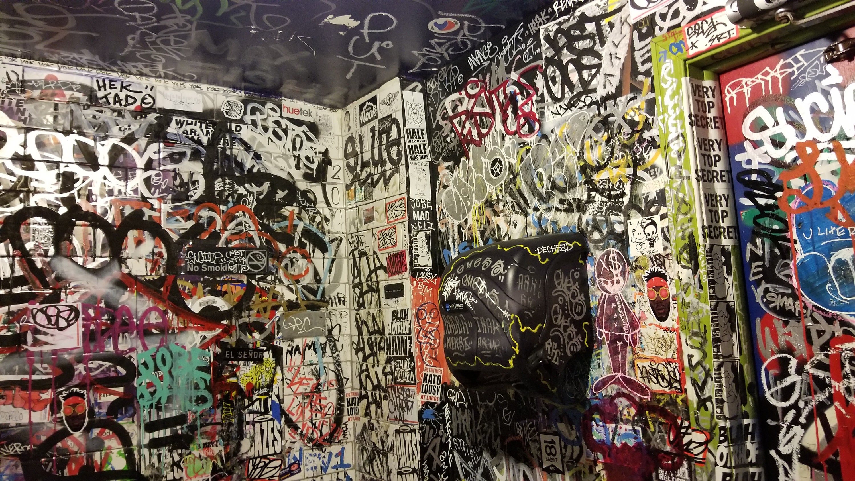 Graffiti Bathroom #001 - Etsy