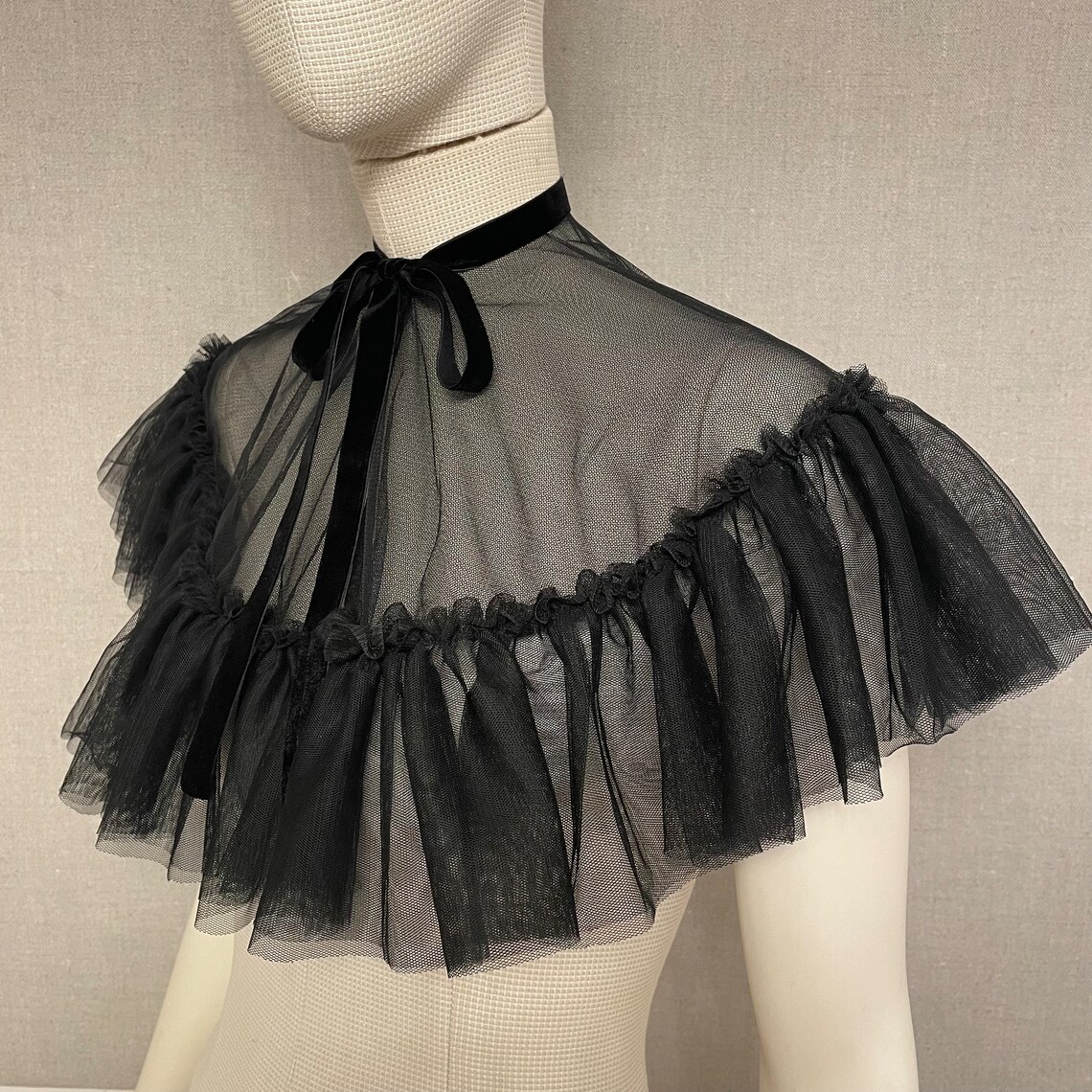 Tulle Cape With Frill, Ruffle Cape, Christmas Tulle Capelet, Victorian ...