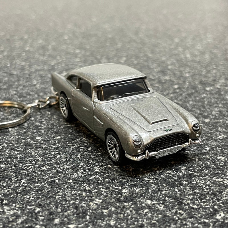 Bond 007 Keychain - Etsy