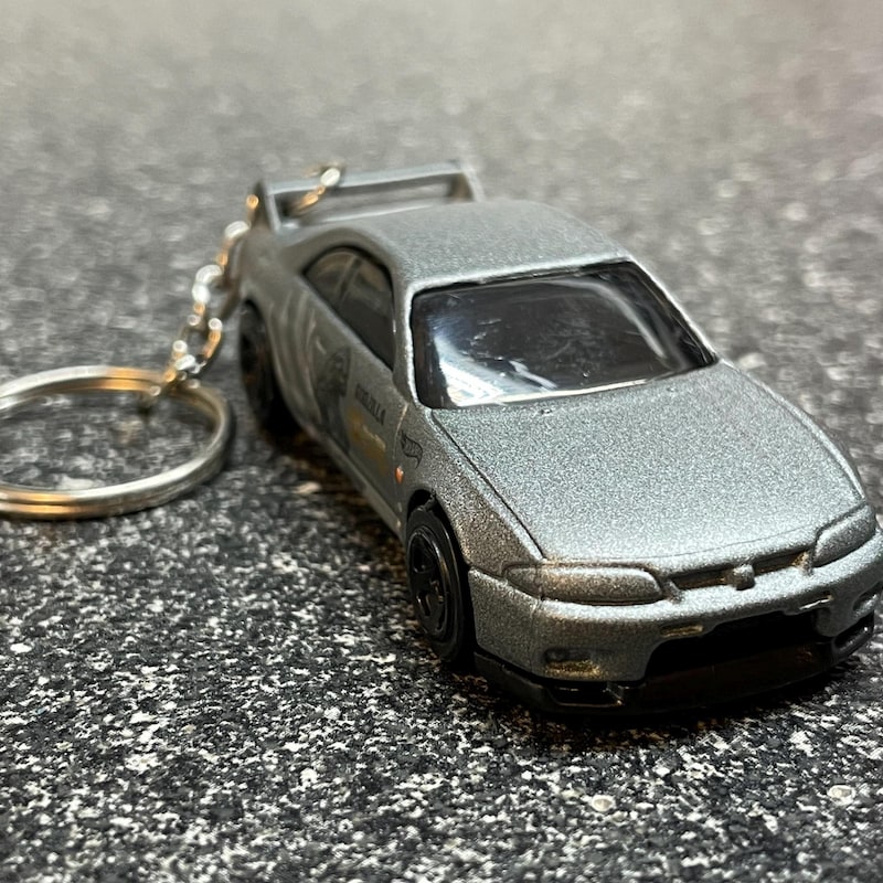 R33 Skyline Keychain - Etsy