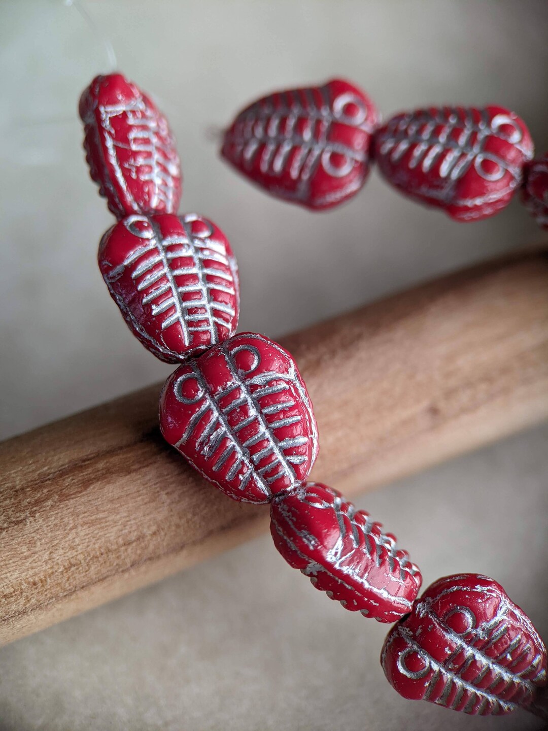 12pcs: Red and Silver 11x10mm Trilobite, Czech Glass Fossil Beads, Cg ...