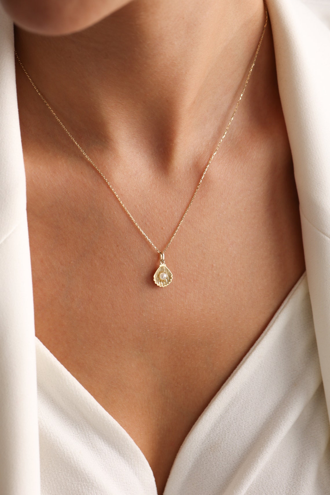 Elegant 14K Solid Gold Oyster Pearl Necklace, Dainty Oyster Single ...