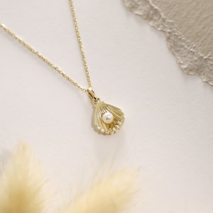 Elegant 14K Solid Gold Oyster Pearl Necklace, Dainty Oyster Single ...