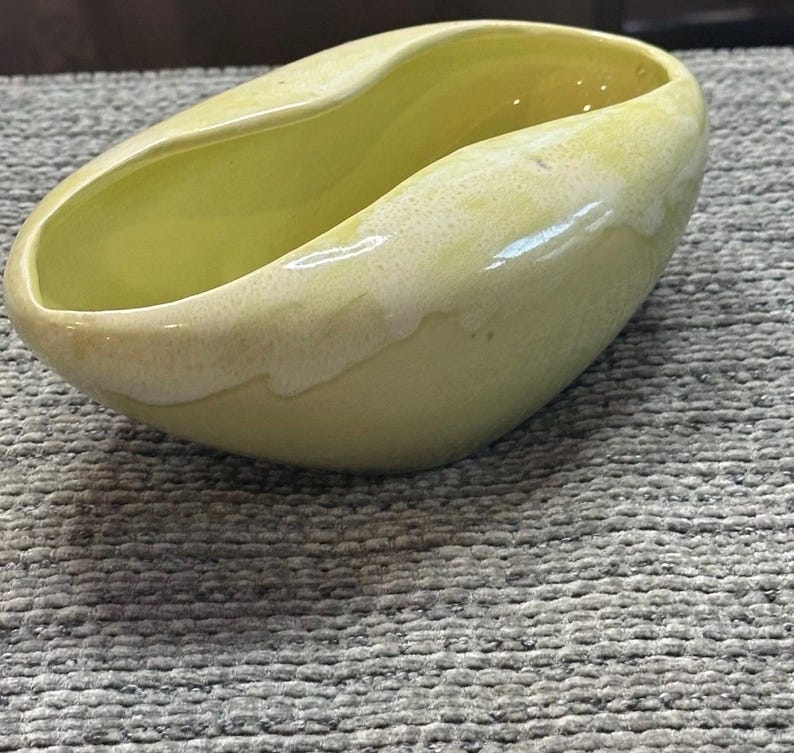 Vintage MCM Green Drip Glaze Kidney Bean USA Ceramic Pottery Vase Decor ...