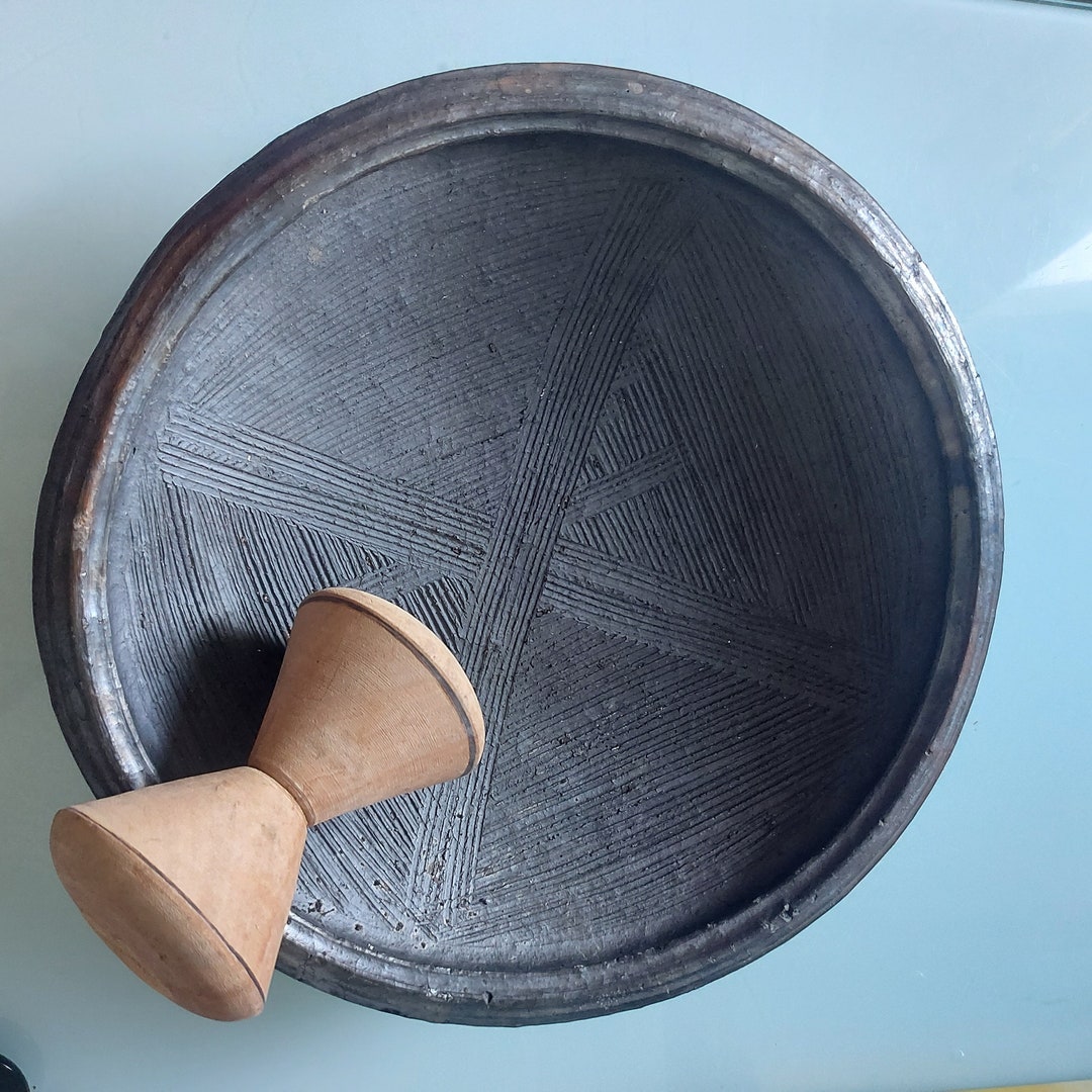 African Handmade Clay Earthenware Bowl/ Apotoyewa/asanka/wooden Grinder ...