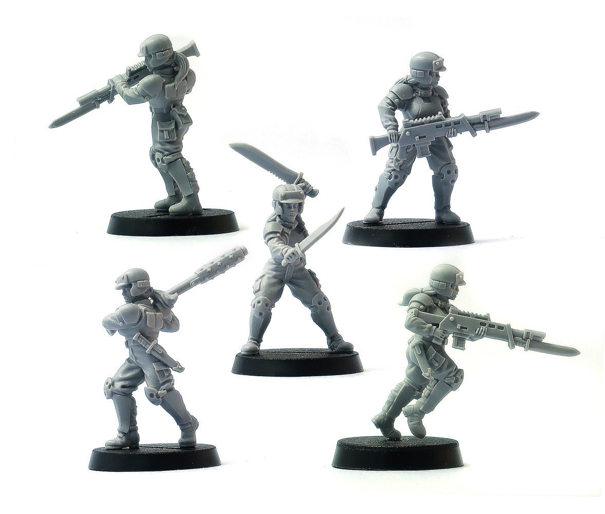 Grimdark Female Soldiers in Melee, Miniature Set, 28mm Resin Army Girls ...