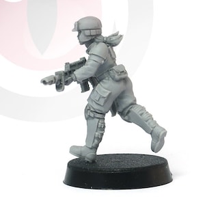 Grimdark Female Soldiers Miniature Set, 28mm Resin Military Girls Guard ...