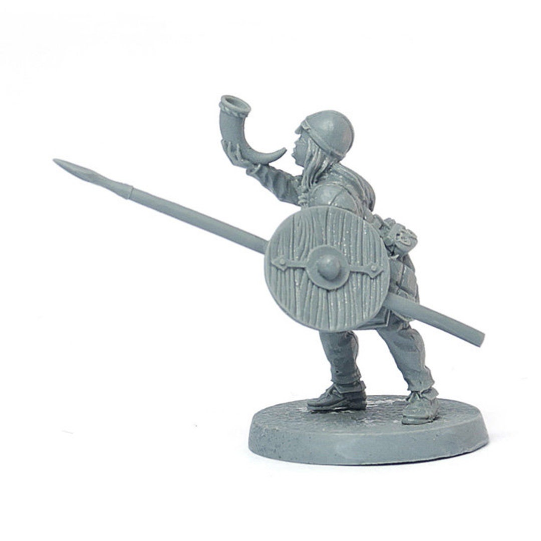 Trumpeter Viking Shield Maiden Miniature, 28mm for SAGA - Etsy