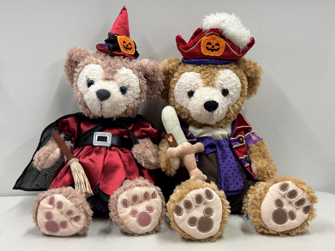 Disney Duffy and Shelliemay Plush Lot of 2 W/ Witch & Pirate Costume ...