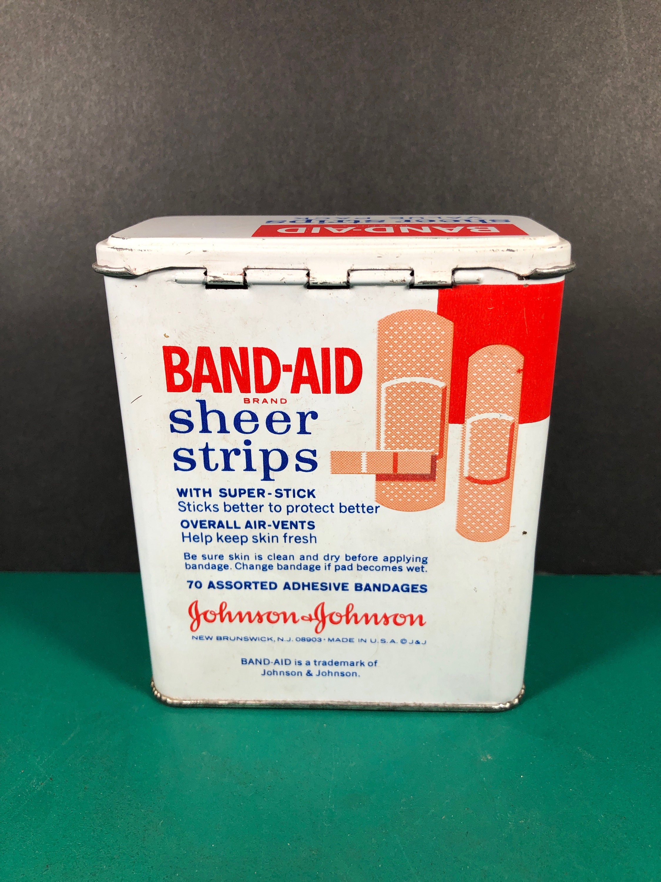 Band-aid | Johnson & Johnson | 70 Bandages Value Pack Empty Tin | Early ...