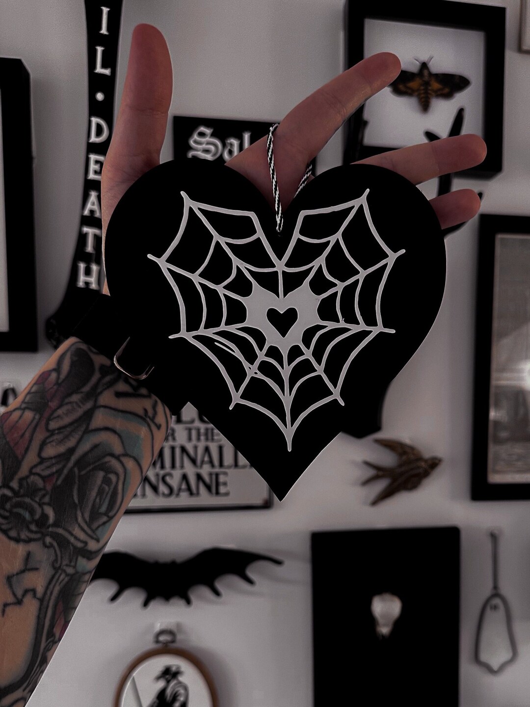Spider Web Heart Wall Hanging Plaque Gothic Home Decor Spooky Halloween ...
