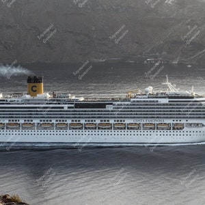 Santorini Cruise Ship Photo, a Stock Photo of Santorini Greece ...