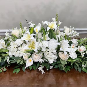 White Centerpiece Wedding Lily Table Centerpiece Altar Arrangement ...