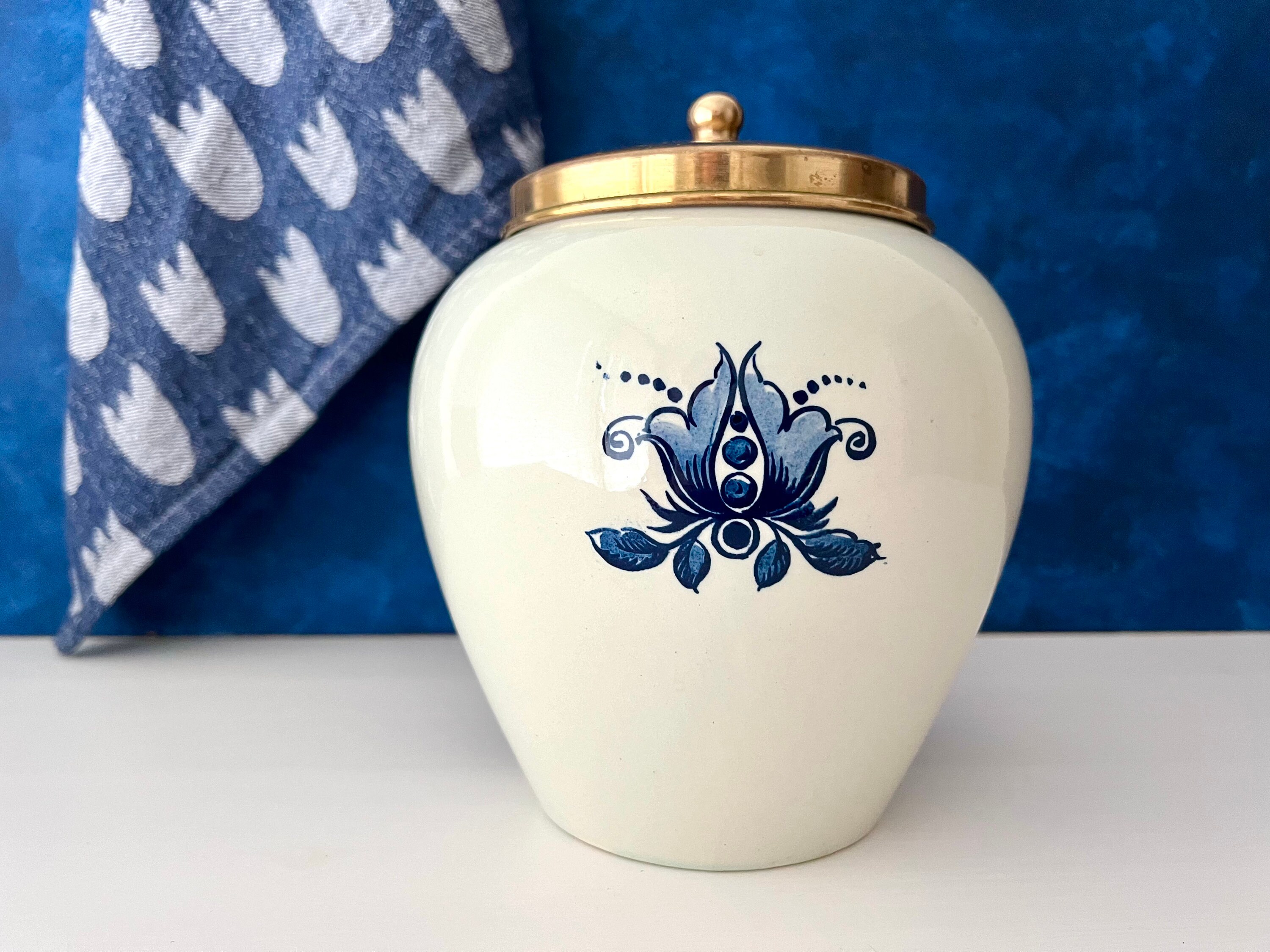 Antique DELFT Tobacco Jar / Delft Vase / Faience Apothecary Pharmaceutical Jars / Delft Jar ...