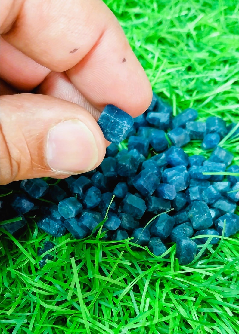 AAA Flawless Natural Blue Sapphire Gemstone Rough: Ceylon Crystal 6 to ...