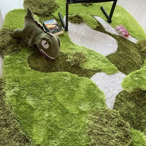 Realistic 3D Moss Area Rug With Grassy Turfs, Green Irregular Grass ...