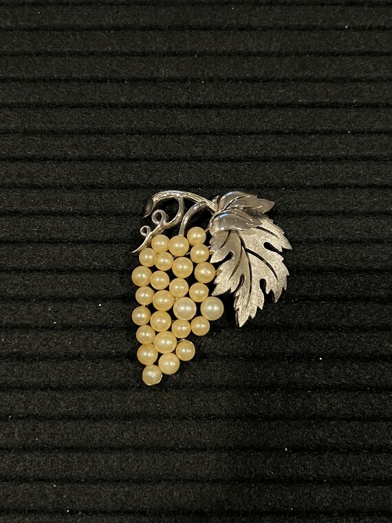 Vintage Trifari, Crown Trifari Grape, Trifari Brooch,… - Gem