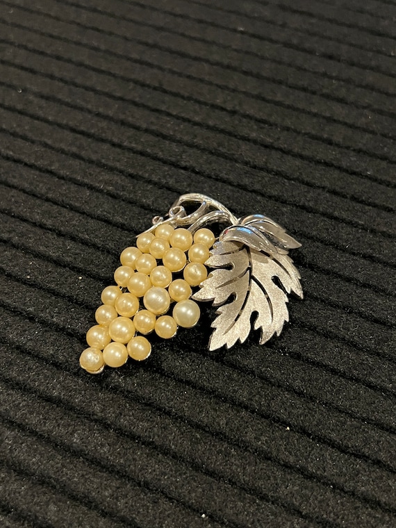 Vintage Trifari, Crown Trifari Grape, Trifari Brooch,… - Gem